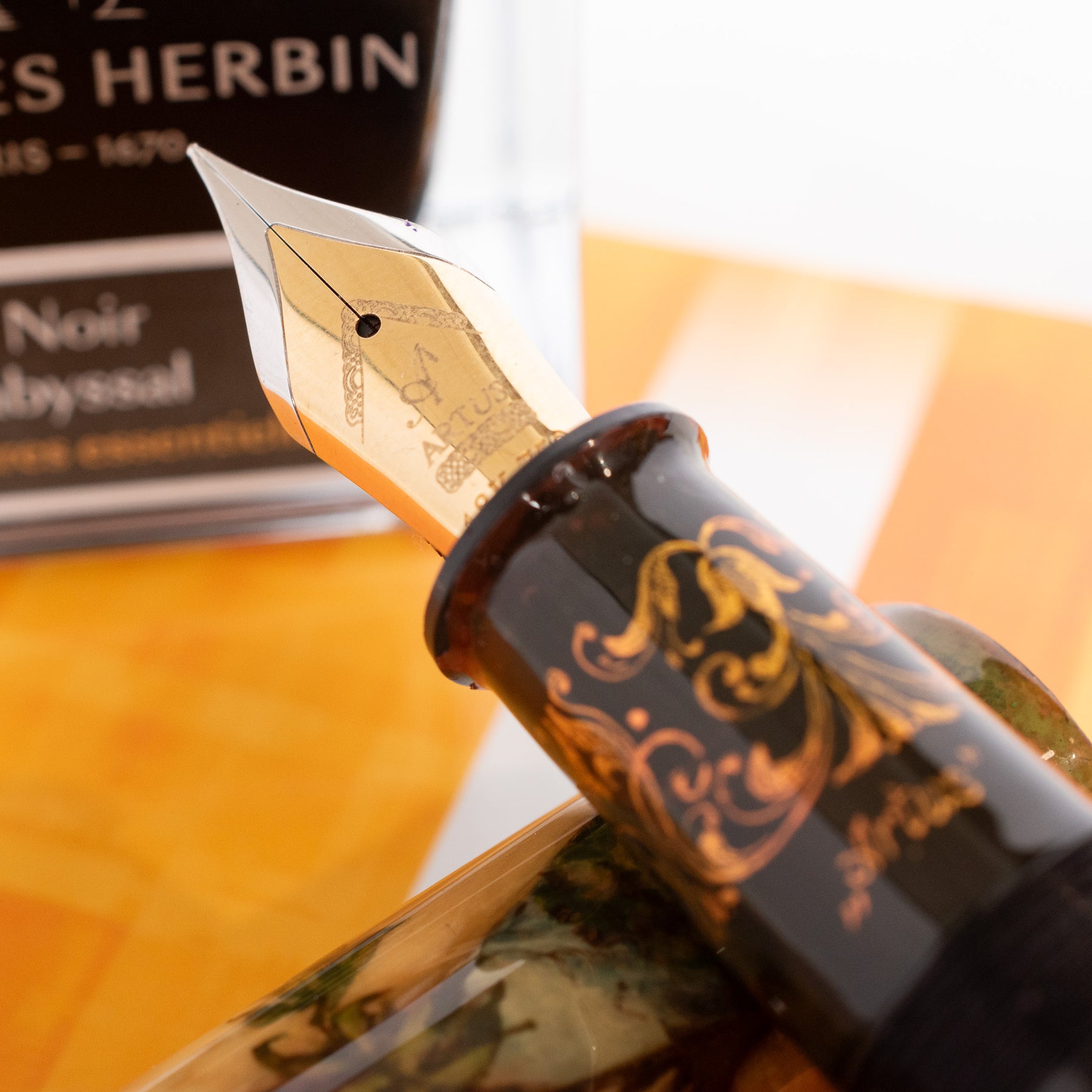 Artus the World of Rubens Hand Painted Fountain Pen - Preowned – Truphae