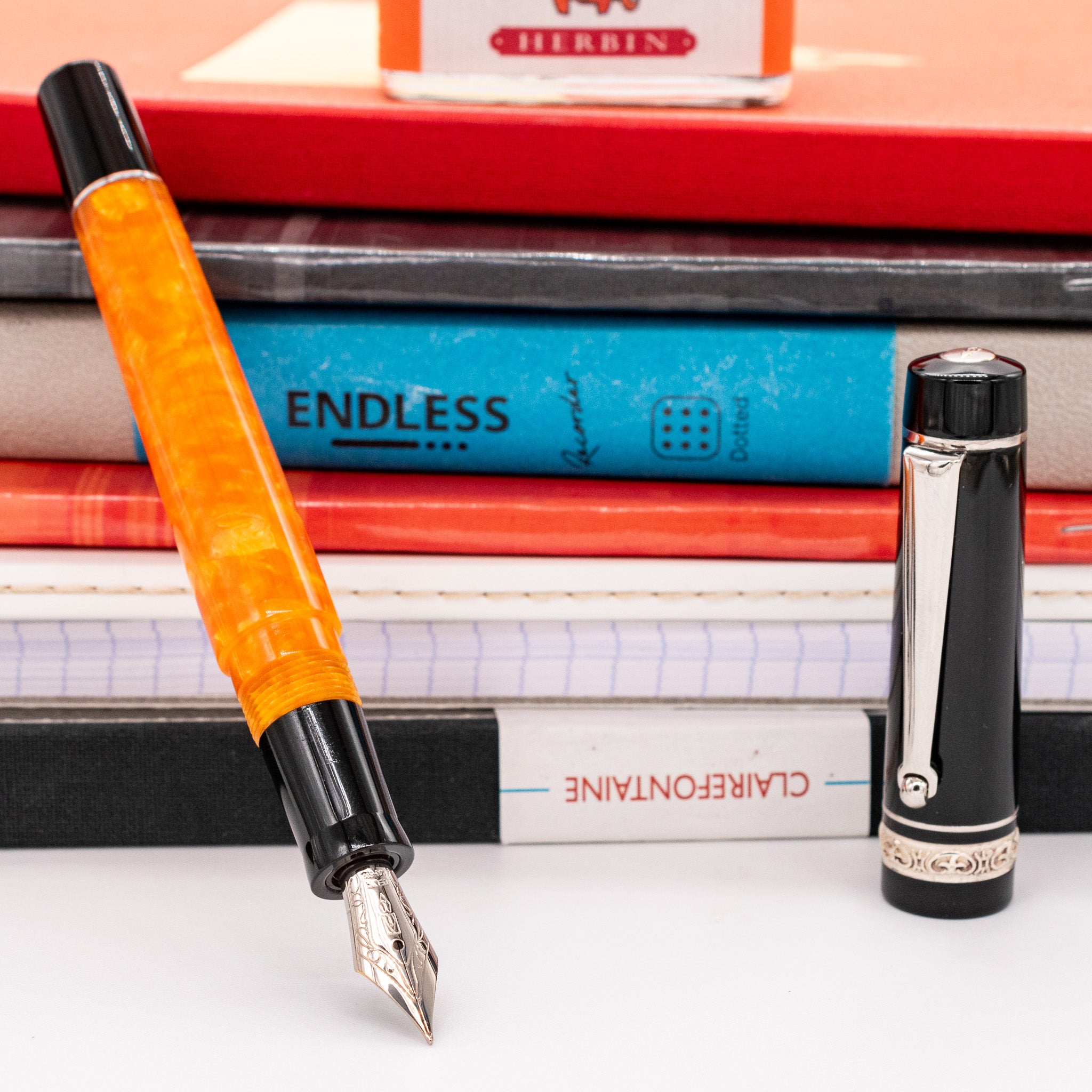 Delta DV Original Slim Fountain Pen - 14k Nib – Truphae