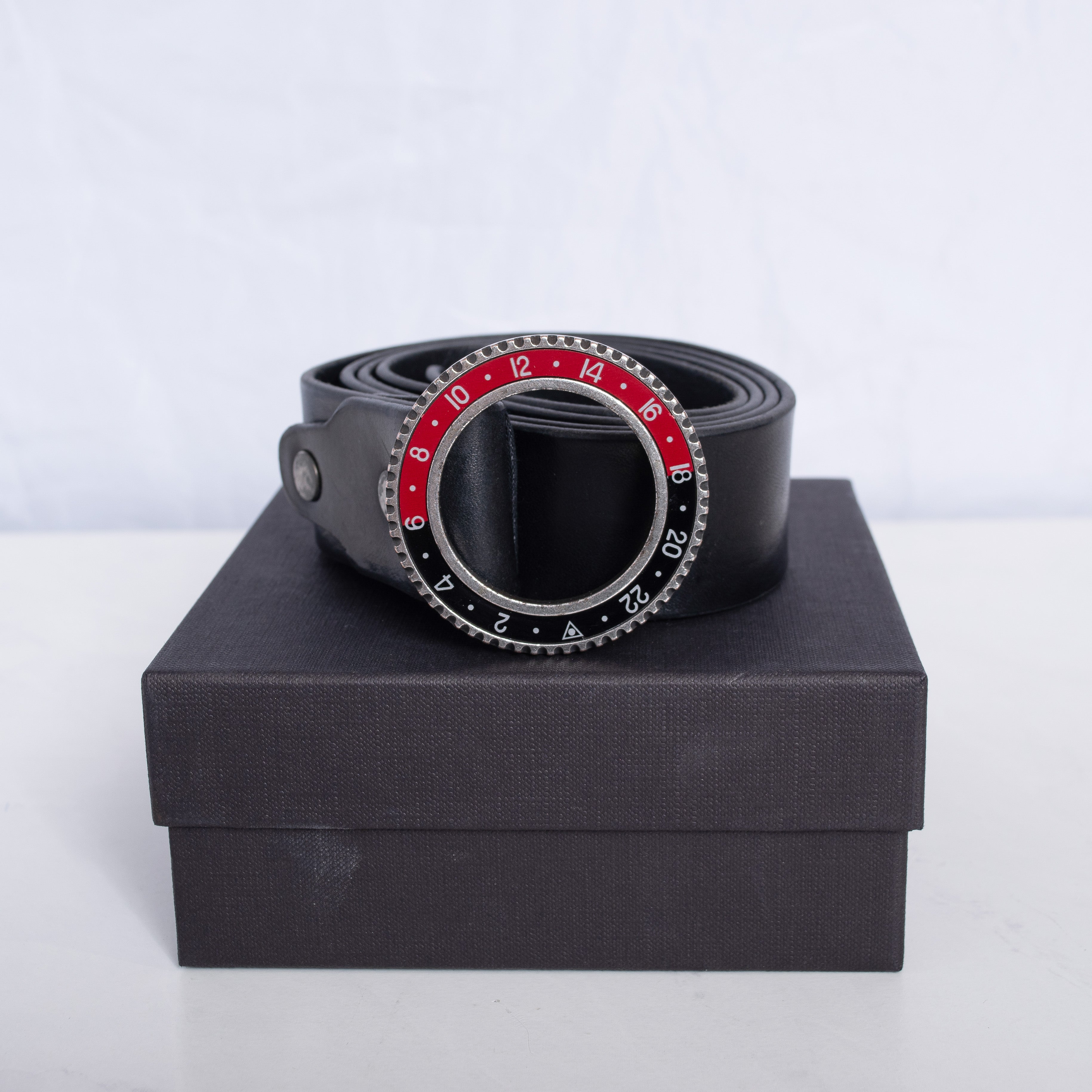 Speedometer Official Black Leather Belt with Black & Red Buckle – Truphae