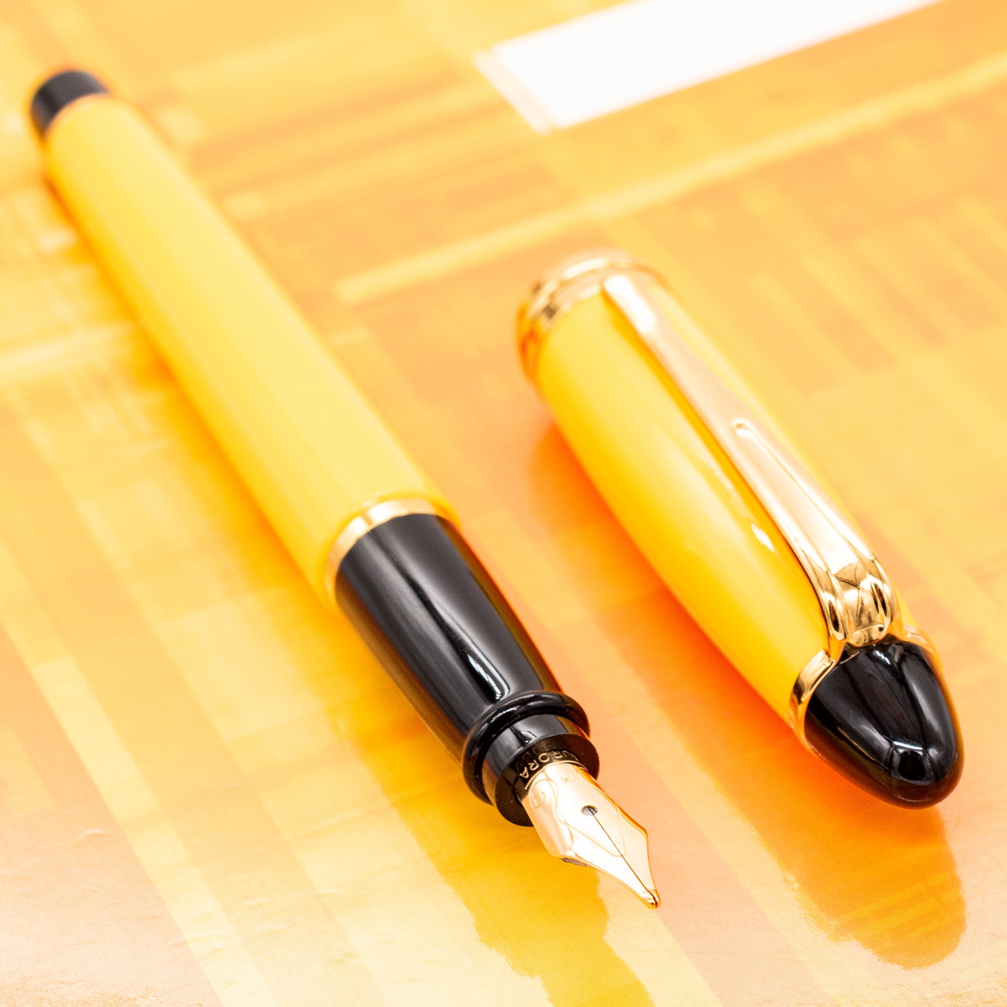 Aurora Ipsilon Resin Fountain Pen - Yellow – Truphae