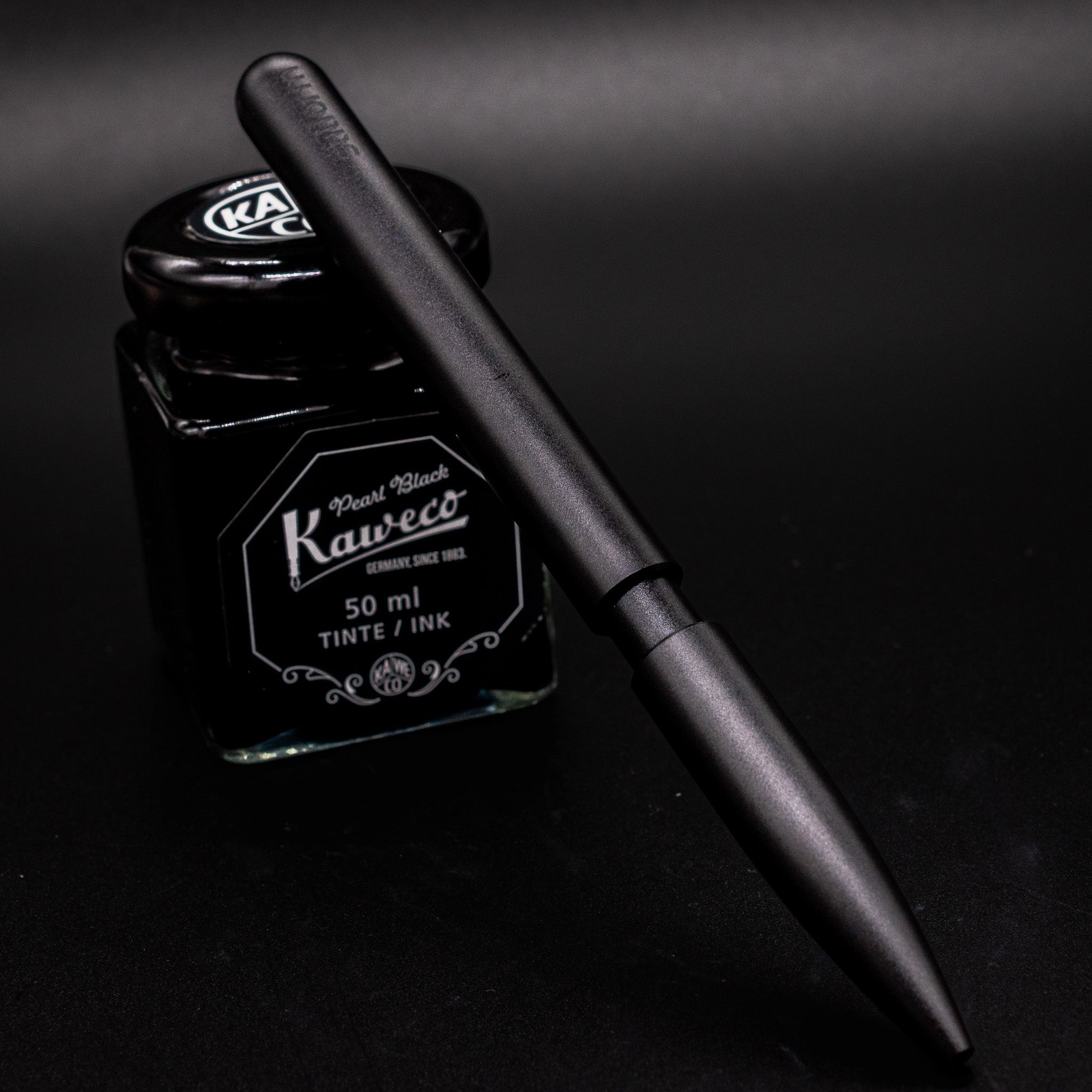 Stilform PEN Ballpoint Pen – Warp Black Aluminum – Truphae