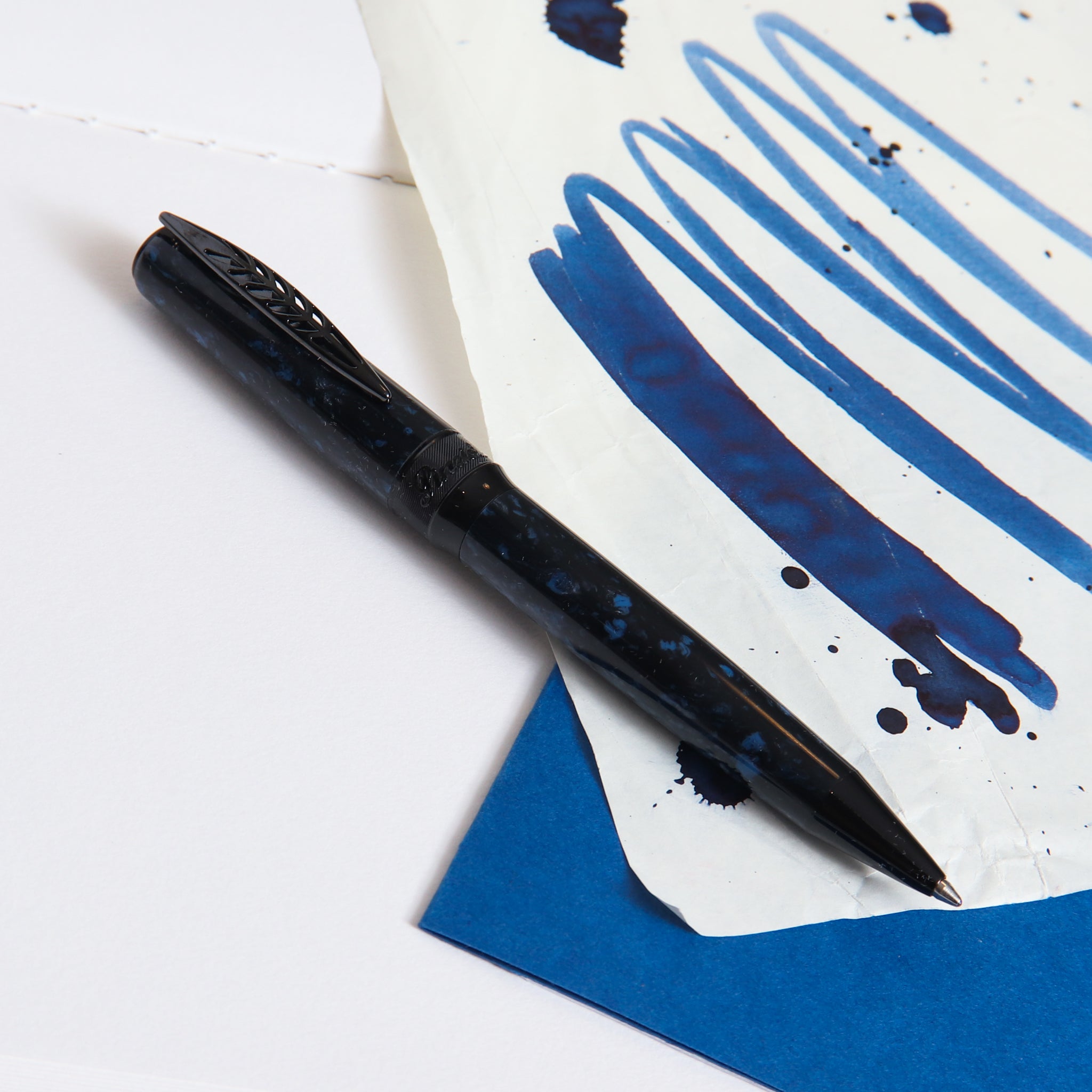 Pineider La Grande Bellezza Rocco Ballpoint Pen - Blue – Truphae