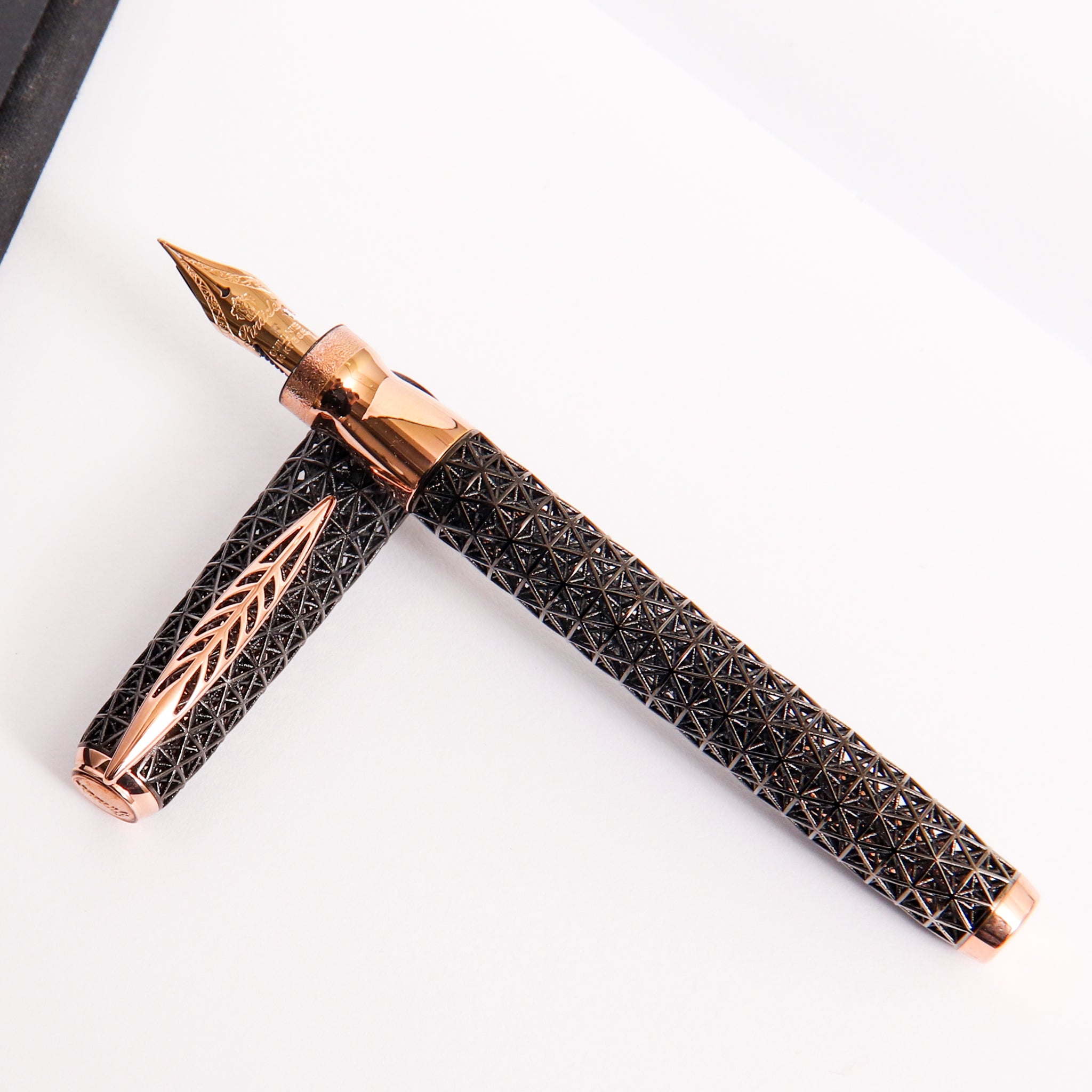 Pineider Psycho Black with Rose Gold Trim Fountain Pen – Truphae